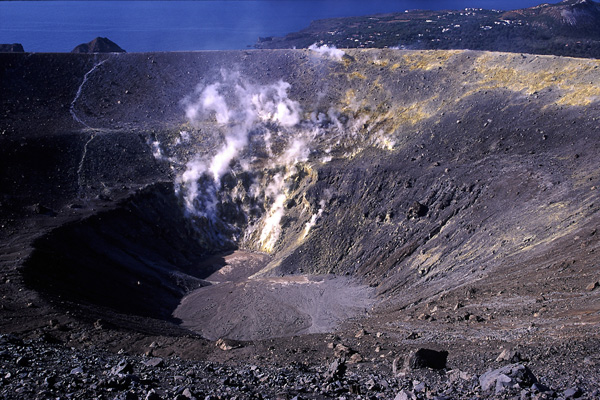 L’île de Vulcano (Iles Eoliennes / Sicile) à nouveau accessible aux ...
