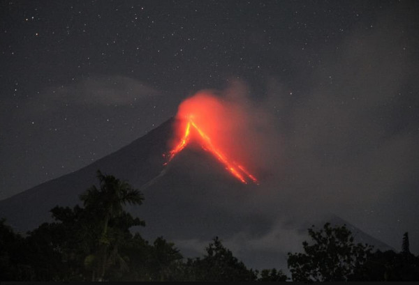 Les centres d’évacuation du Mayon (Philippines) // Mt Mayon’s ...